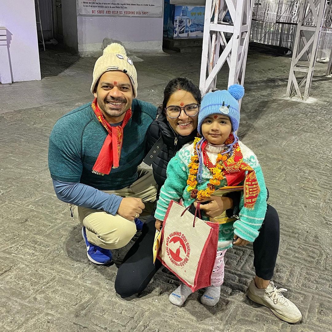 'Flying Beast' family's adorable pictures leave neitzens in awe