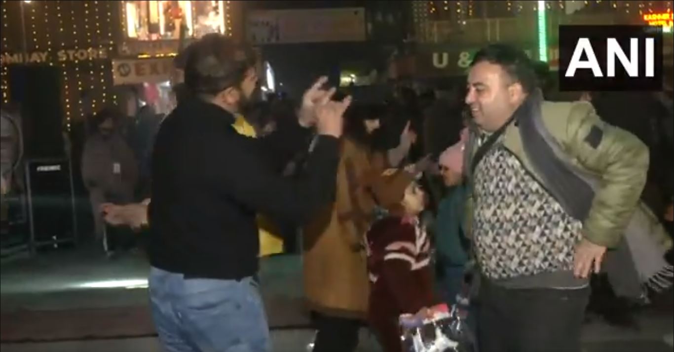 J-K: As New Year fervour sets in, people groove to music in Srinagar