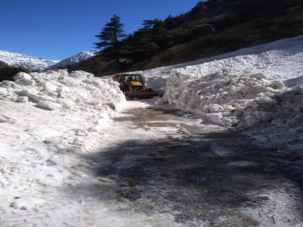 BRO clears 4 major avalanches in Uttarkashi