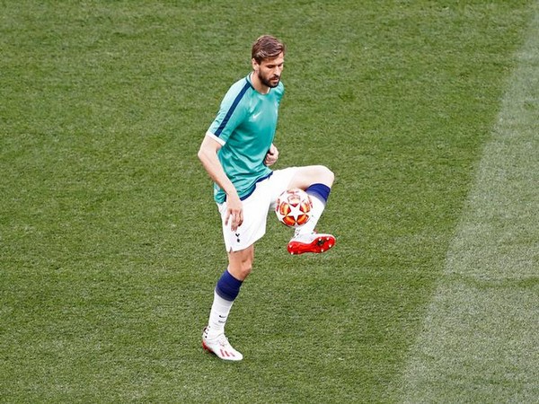 Napoli signs Spanish forward Fernando Llorente