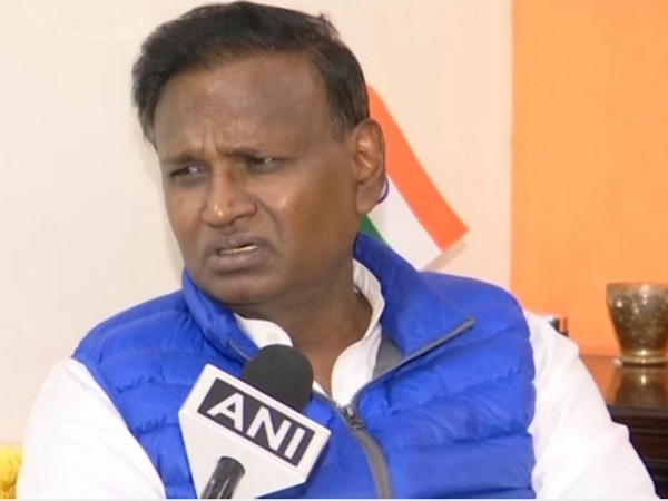 Udit Raj pitches for Rahul Gandhi as Cong president, slams Scindia for ...