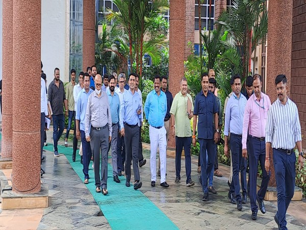 Goa: 8 Congress MLAs join BJP; CM Sawant says 'Congress Chhodo Yatra ...