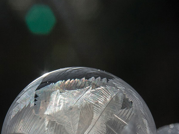 Study finds how bubble turns into ice crystals