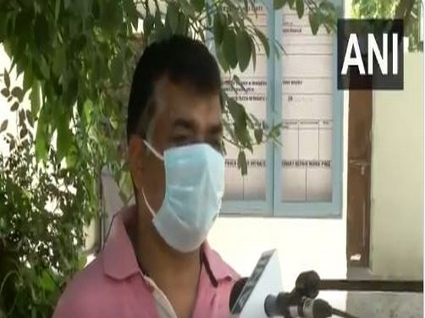 Hyderabad: Actor Isha Sharma graces launch of 'Jhalak Exhibition'