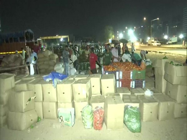 COVID-19: Mumbai's MMRDA grounds converted into wholesale market ...