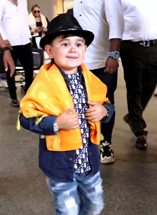 World's smallest singer Abdu Rozik spotted at Mumbai airport