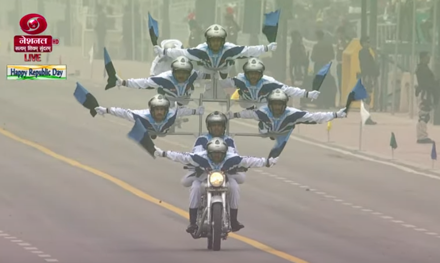 74th Republic Day parade: Amazing motorcycle stunts by 'Dare Devils' team