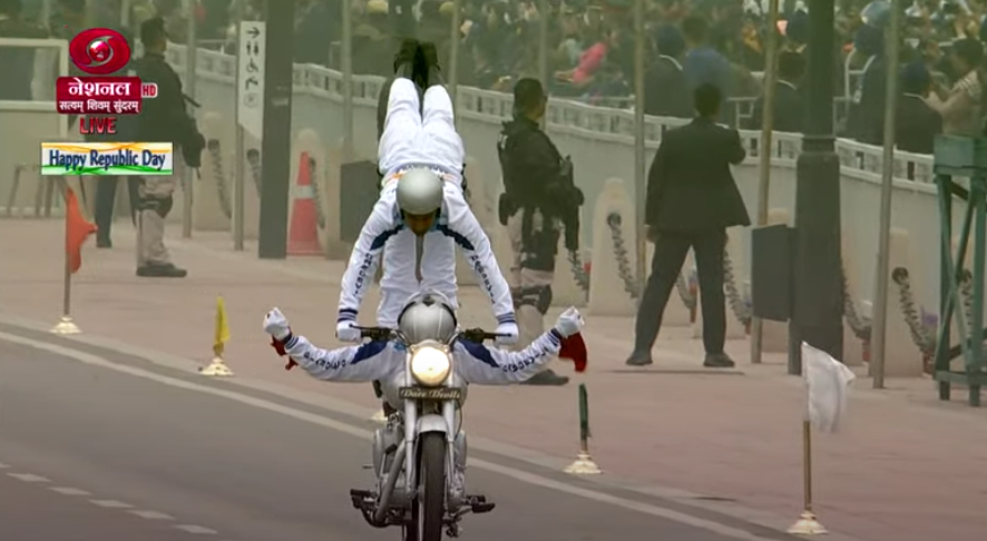 74th Republic Day parade: Amazing motorcycle stunts by 'Dare Devils' team