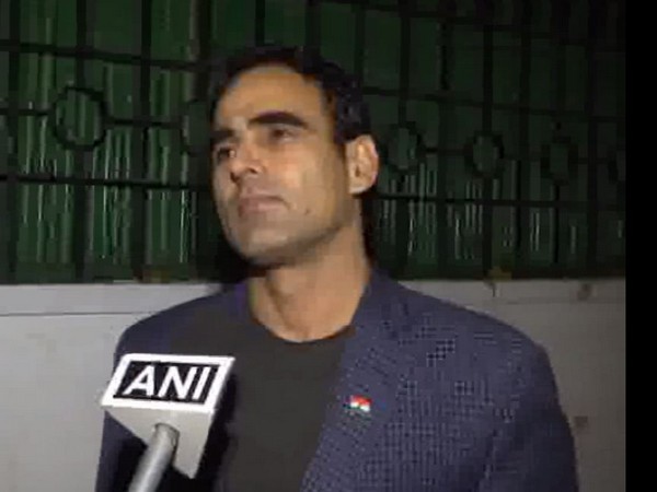 Ready to fight against Sonia Gandhi from Rae Bareli: Major (retd ...