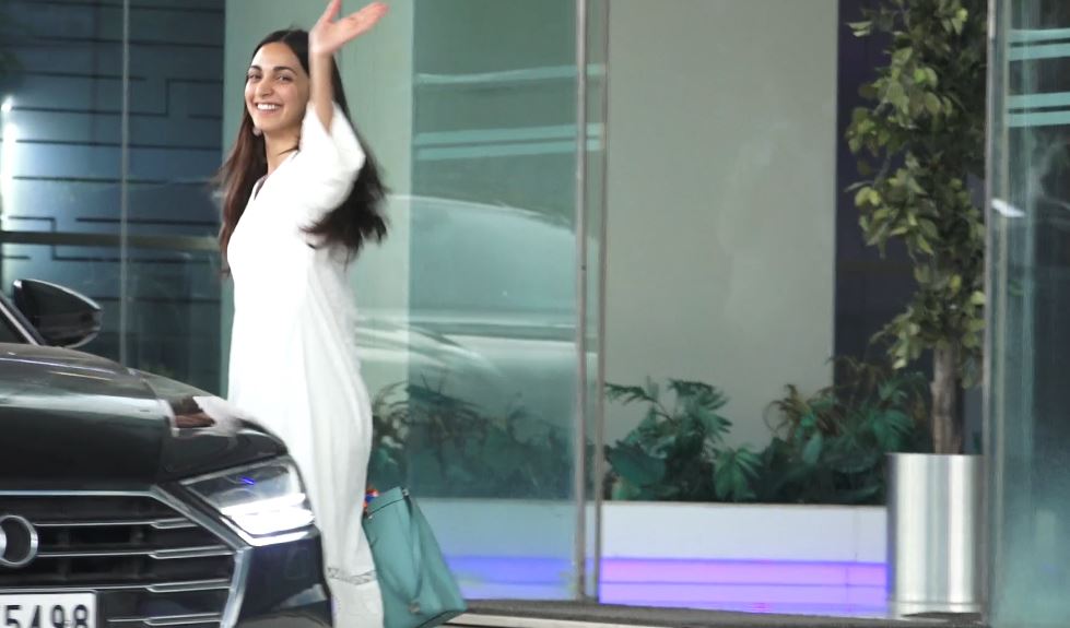Kiara Advani and Akshay Kumar spotted at Sajid Nadiadwala's office